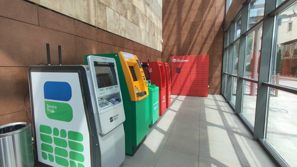 ATM'ler Bereke Bank, Almatı, foto