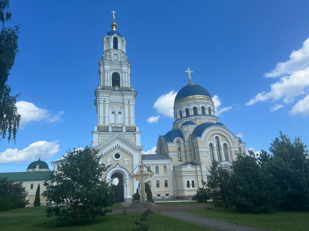 Manastır Vladimirskiy Skit Muzhskoy Tikhonovoy Pustyni, Kalujskaya oblastı, foto