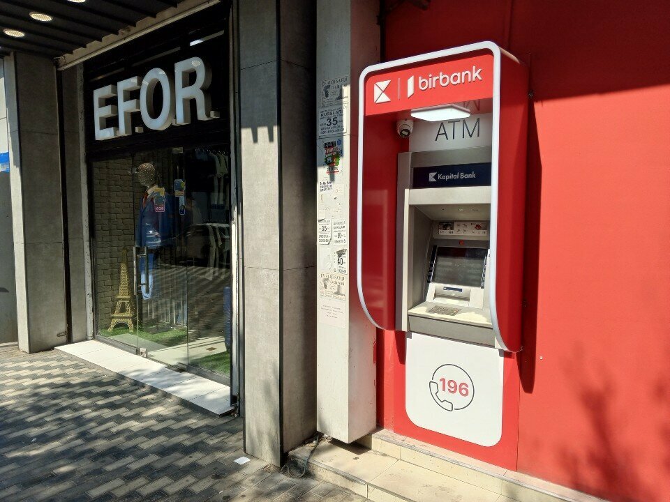ATM'ler Kapital Bank, Bakü, foto