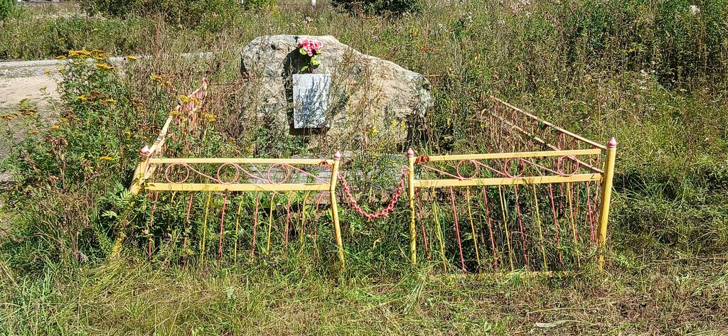 Anıt, heykel Красноармейцам, погибшим в Гражданскую войну, Sverdlovskaya oblastı, foto
