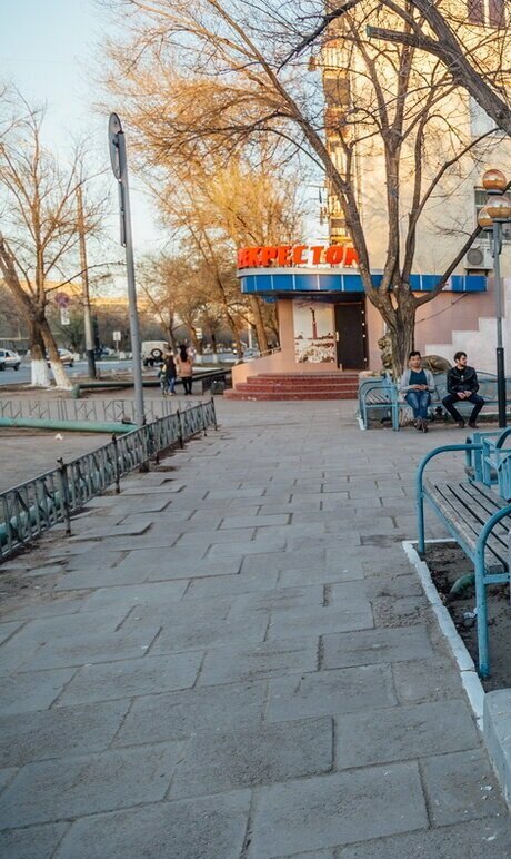 Süpermarket Perekrestok, Baykonur, foto