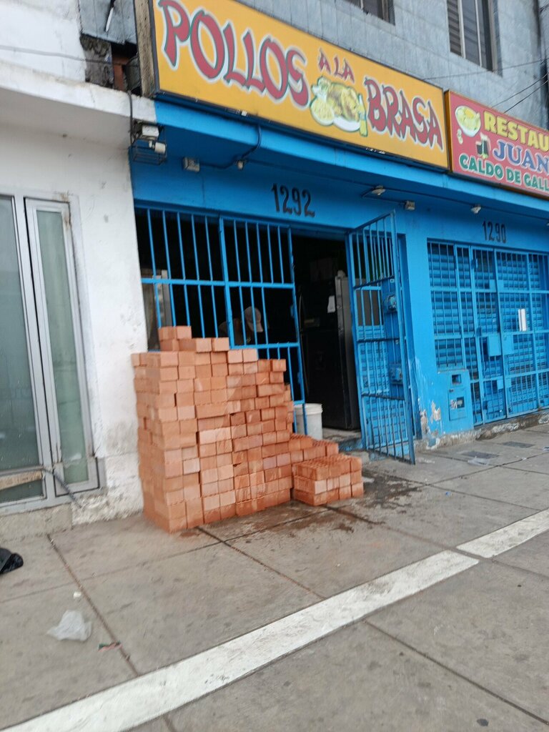 Kanatlı hayvan ürünleri ve yumurta Pollos a la Brasa, Lima, foto