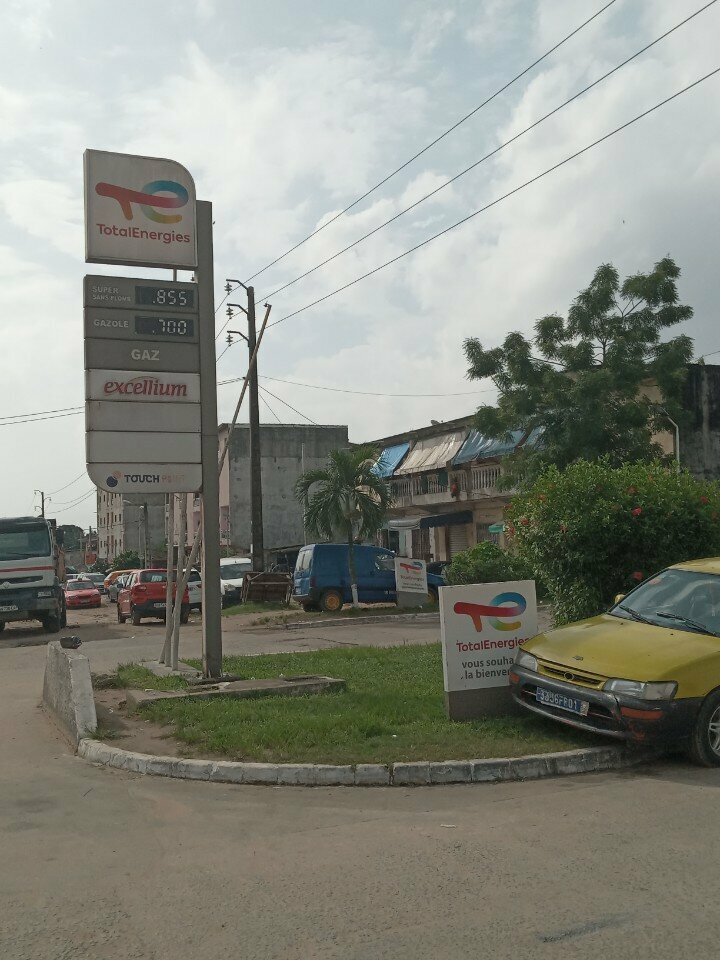 Benzin istasyonu Idc Station, Abican, foto