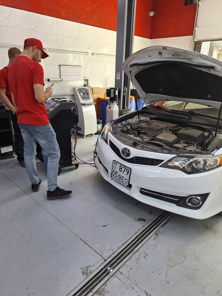 Otomobil servisi Shell, Almatı, foto