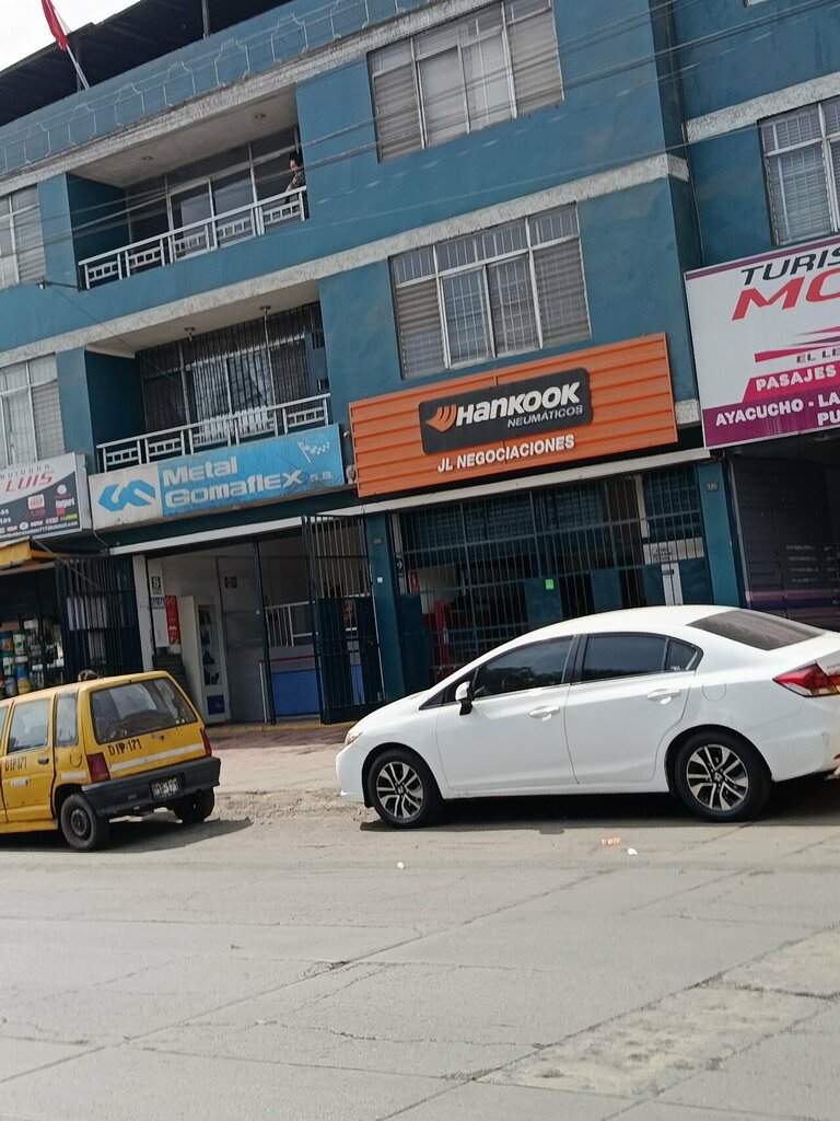 Jant ve lastikçiler Hankook, Lima, foto