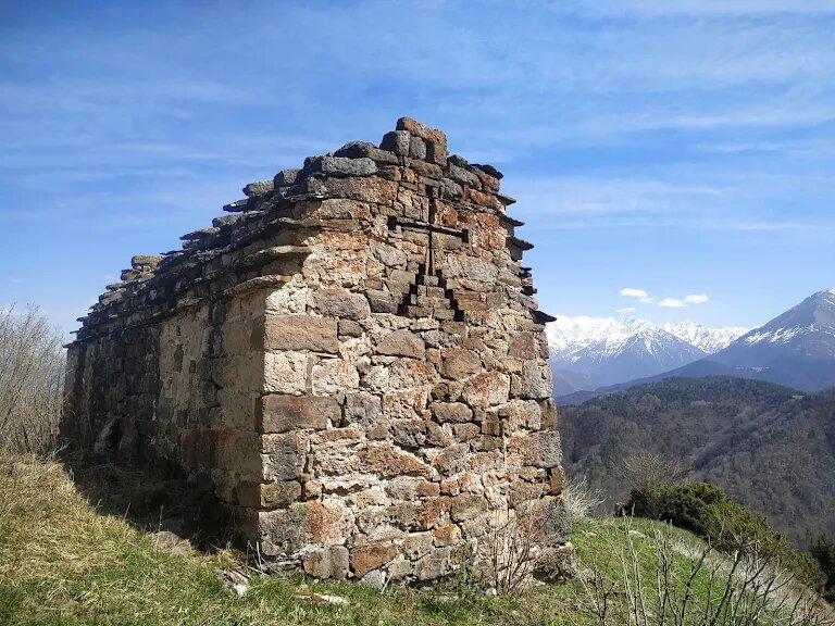 Turistik yerler Святилище Дялите, İnguşetya, foto