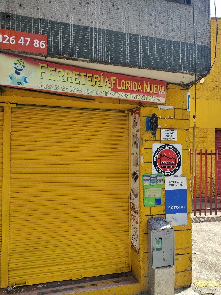 Ev temizlik ürünleri Hardware store florida nueva, Medellin, foto