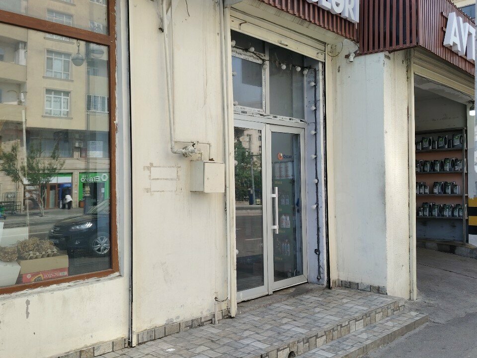 Otomobil yedek parçaları Ehtiyat Hissələri, Bakü, foto