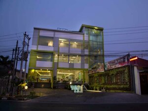 Fresh Hotel (West Java, Kota Sukabumi City, Sukabumi), otel  Sukabumi'den