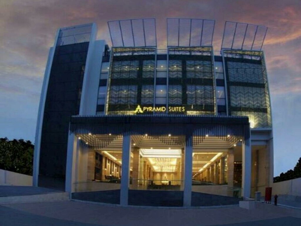 Otel Pyramid Suites, Banjarmasin, foto