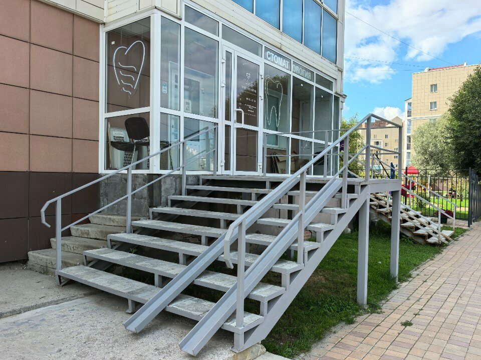 Özel ağız ve diş sağlığı klinikleri ve muayenehaneleri Дента-Спас, Novosibirsk, foto