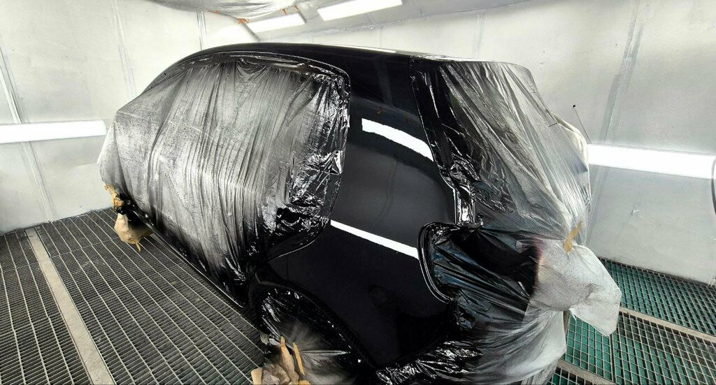 Araba boyama PaintPoint, Saint‑Petersburg, foto