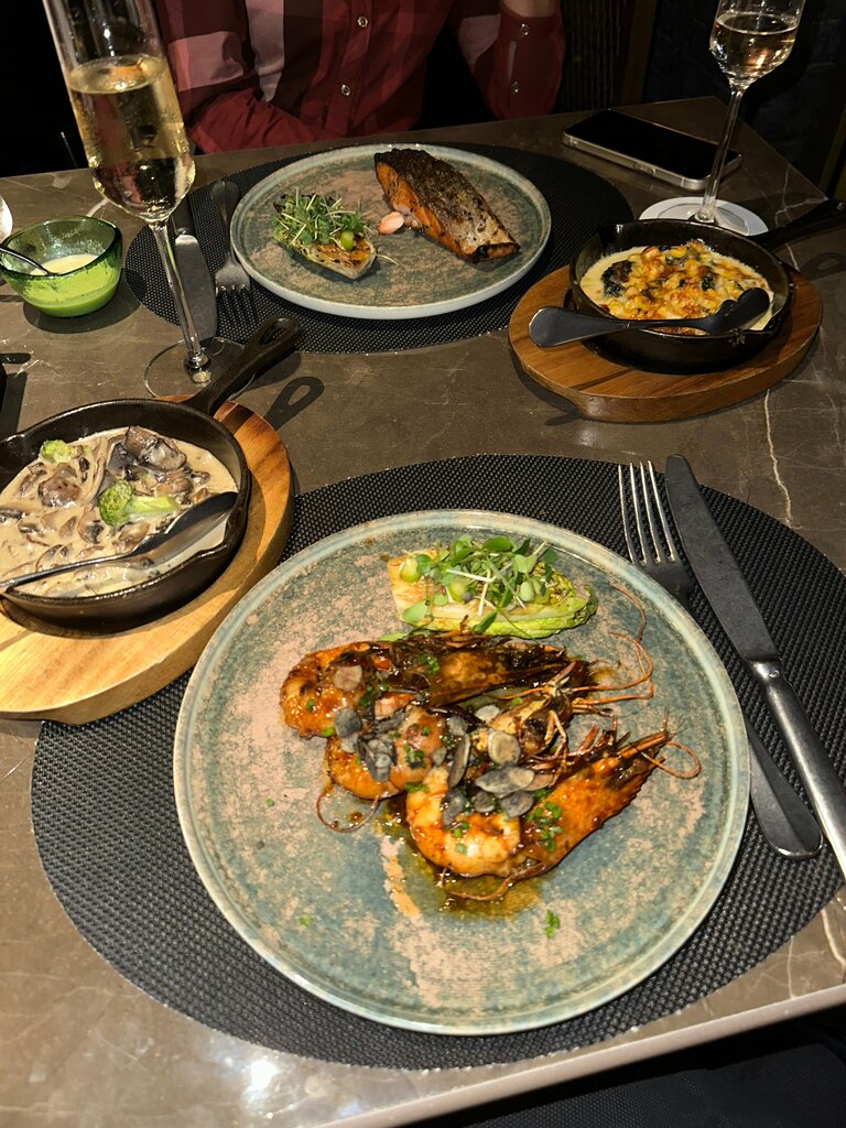 Restoran Astor Grill at the St Regis Doha, Doha, foto