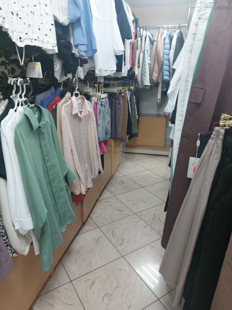 Giyim mağazası Анталия, Ust‑Kut, foto