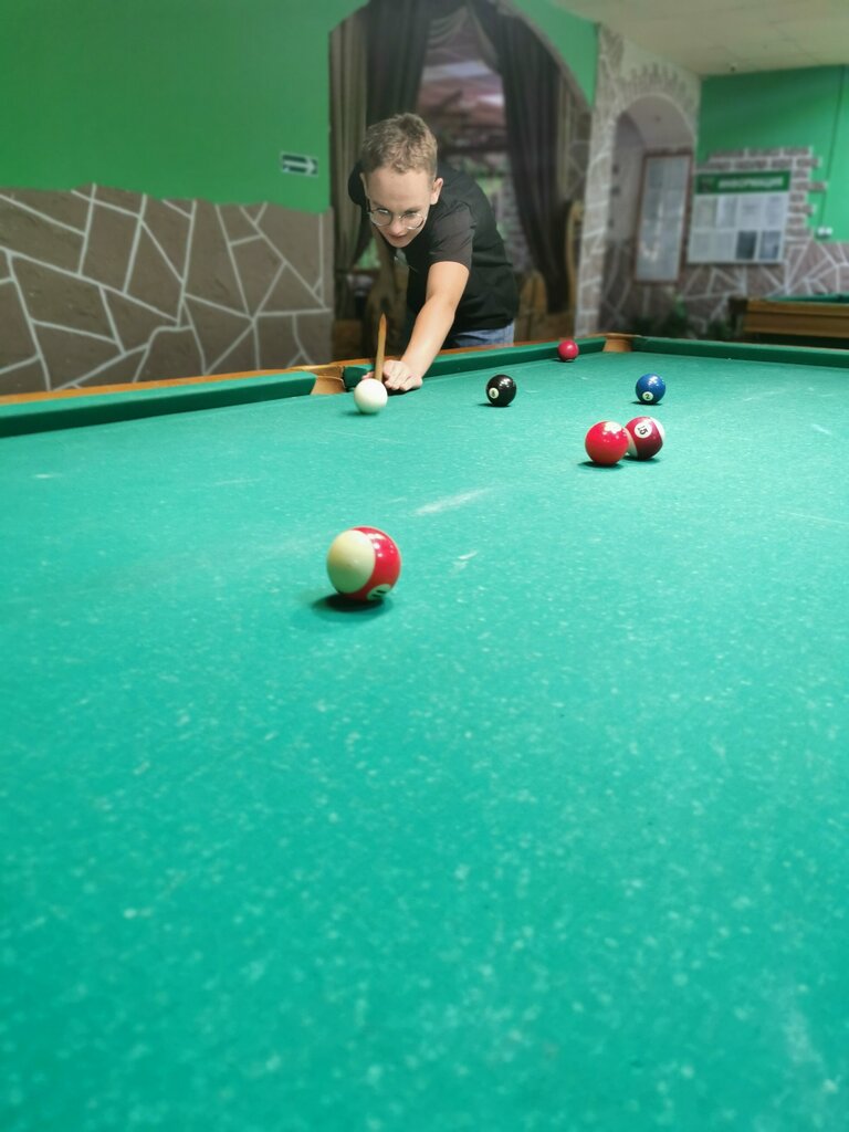 Bilardo salonları Bilyardny klub Lev, Severomorsk, foto
