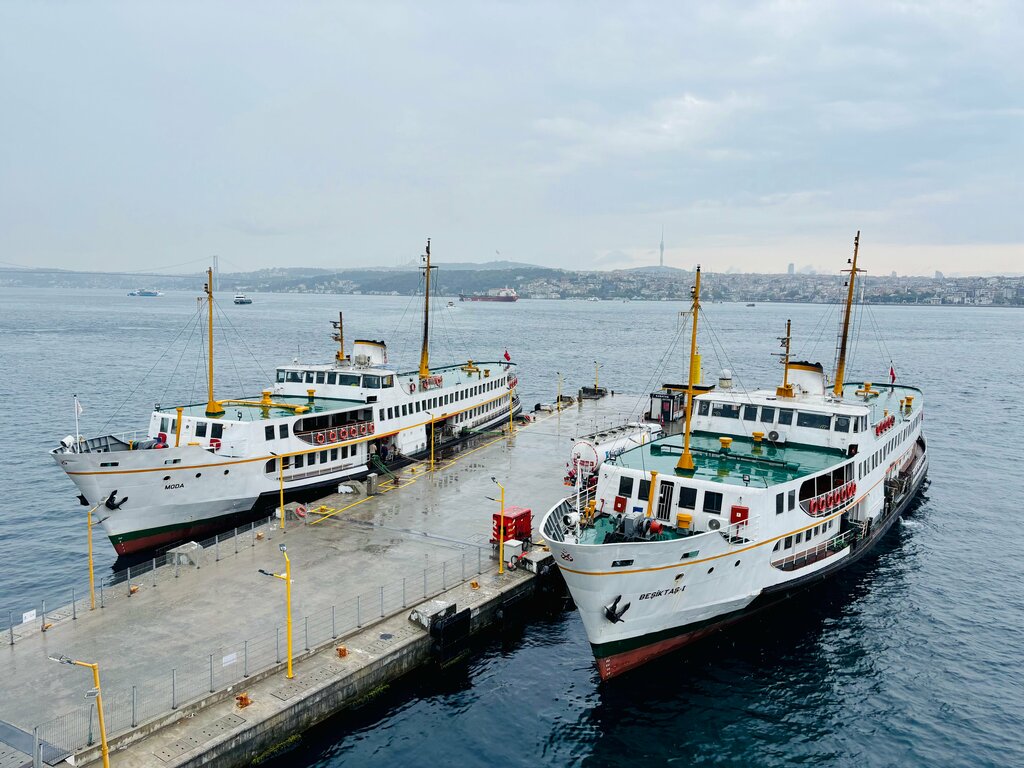 i̇skele, liman, gemicilik firmaları Kabataş İskelesi, İstanbul, foto