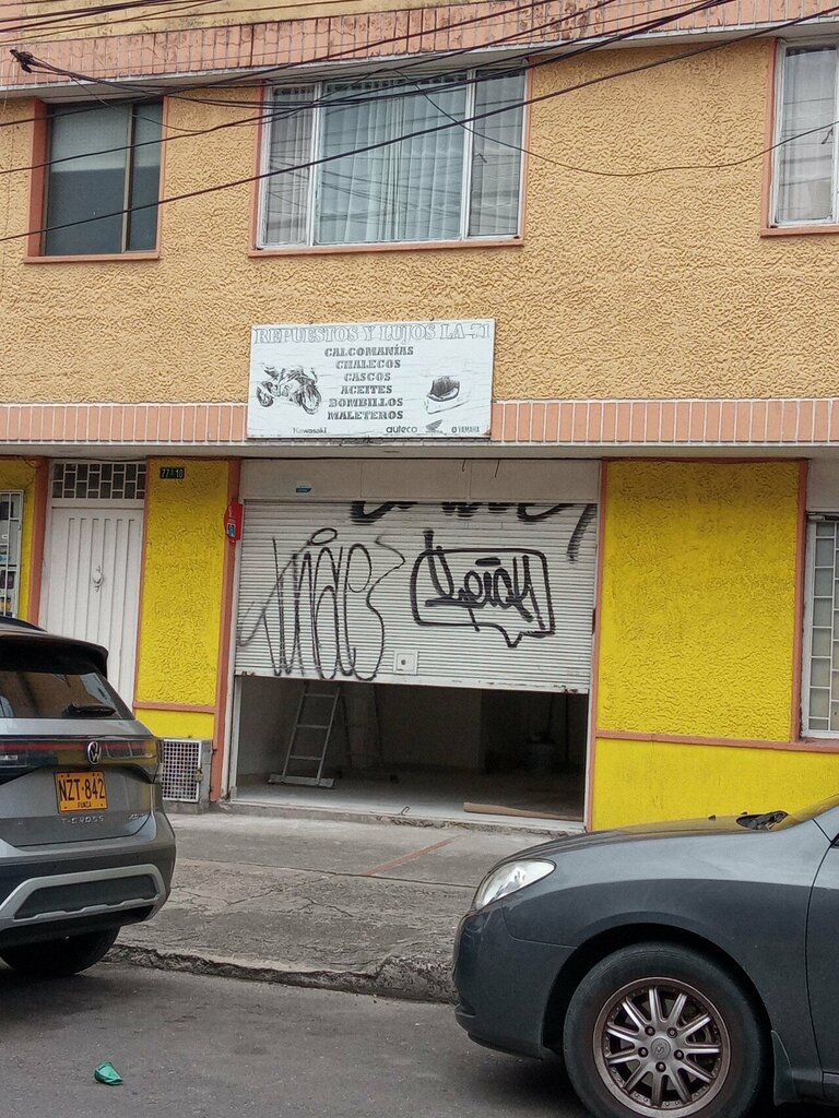 Motosiklet yedek parçaları Repuestos Y Lujos La 71, Bogota, foto