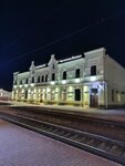 Zheleznodorozhny vokzal Borisov (vulica Pracy No:7А), tren garları  Borisov'dan