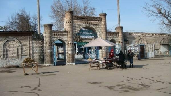 Pazarlar ve çarşılar Almalyk Dehkan Bazaar, Elmalık, foto