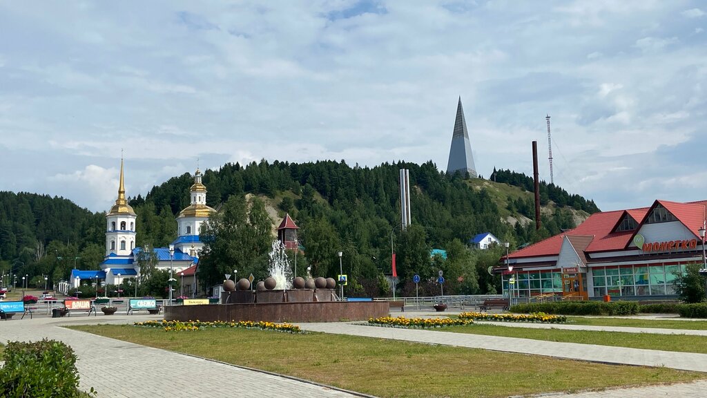 Çeşme Fountain, Hantı‑Mansi, foto