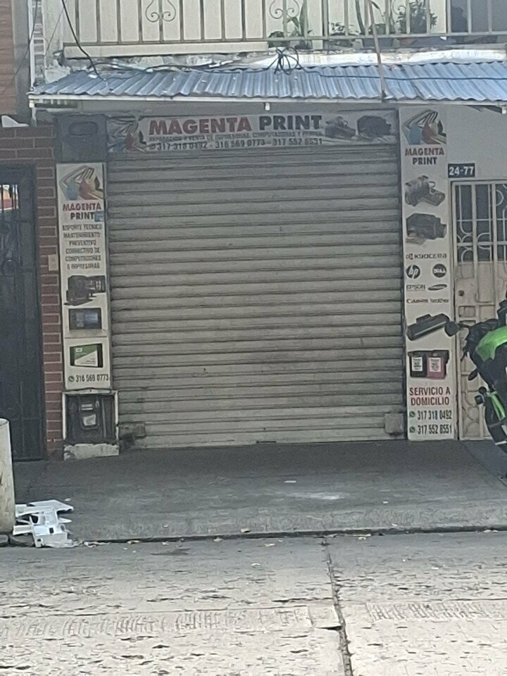 Matbaalar Magenta print, Cali, foto