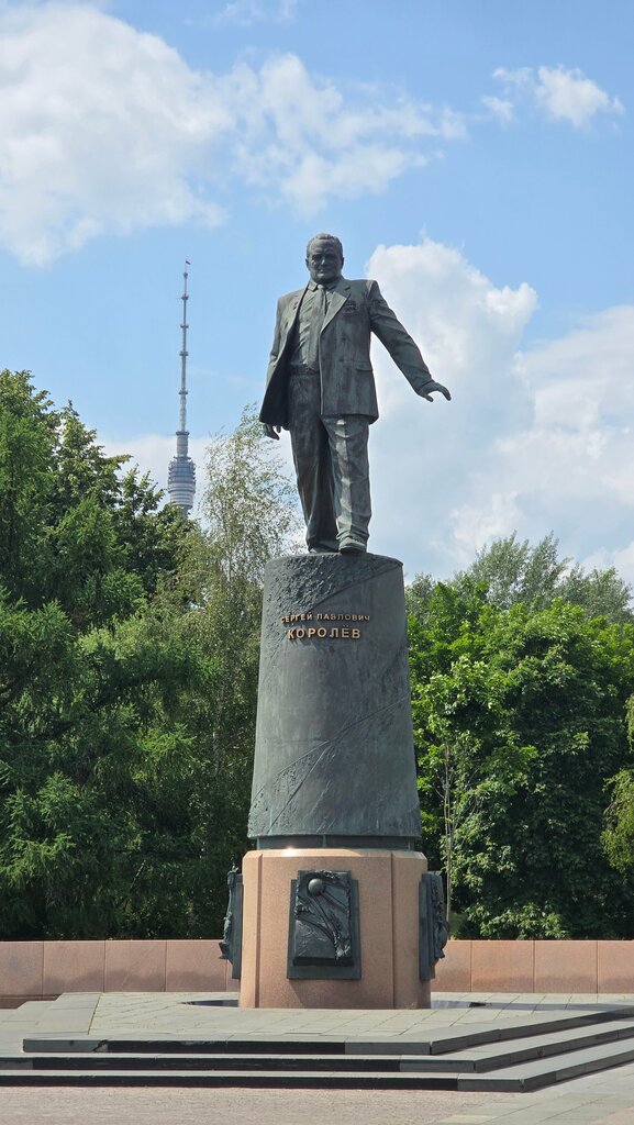 Anıt, heykel S. P. Korolyov, Moskova, foto