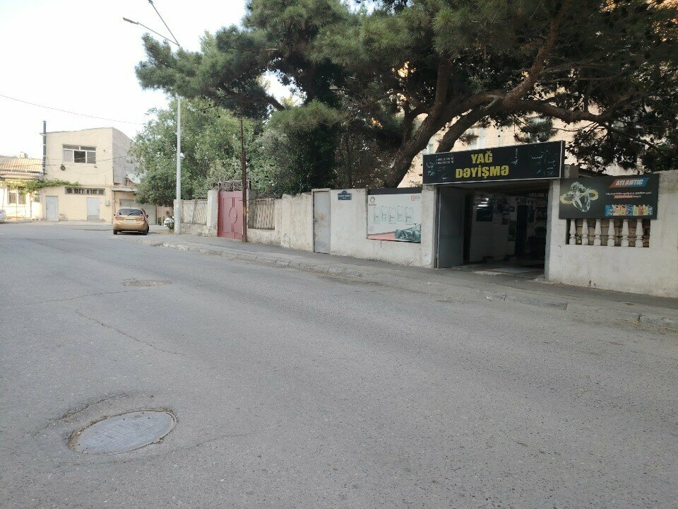 Express yağ değişim noktası Yağ Dəyişmə, Bakü, foto