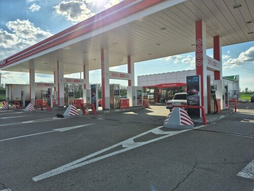 Benzin istasyonu Lukoil, Krasnodarski krayı, foto