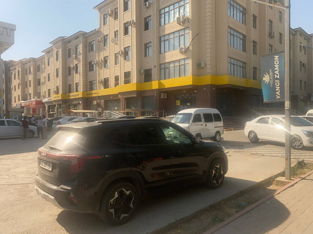 Banka Капиталбанк, Karşı, foto