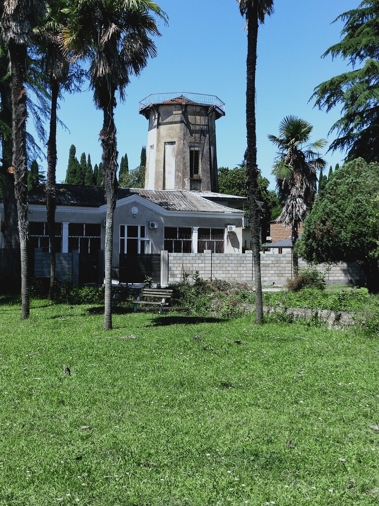 Turistik yerler Водонапорная башня, Gagra Bölgesi, foto