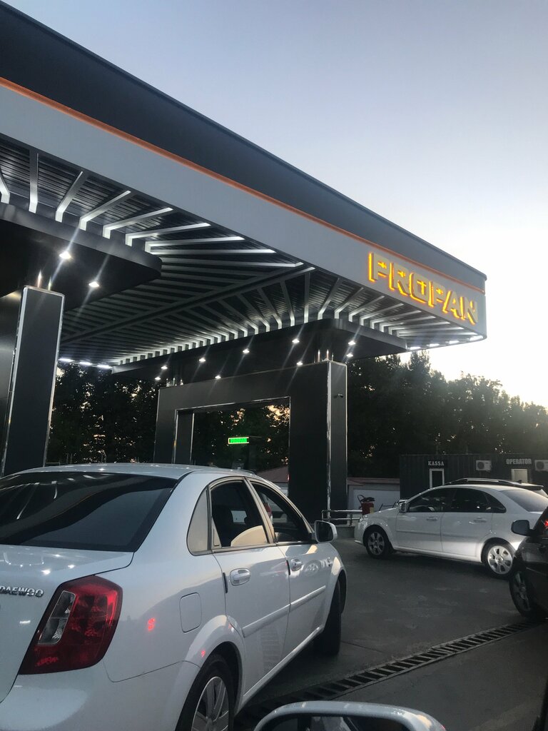 Benzin istasyonu IBR, Taşkent eyaleti, foto