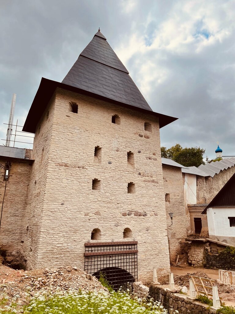 Turistik yerler Башня Нижних решёток, Pechory, foto