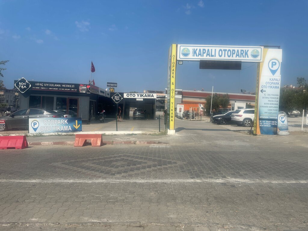 Detaylı oto bakımı Beni Yıka Oto Yıkama Otopark, Edremit, foto