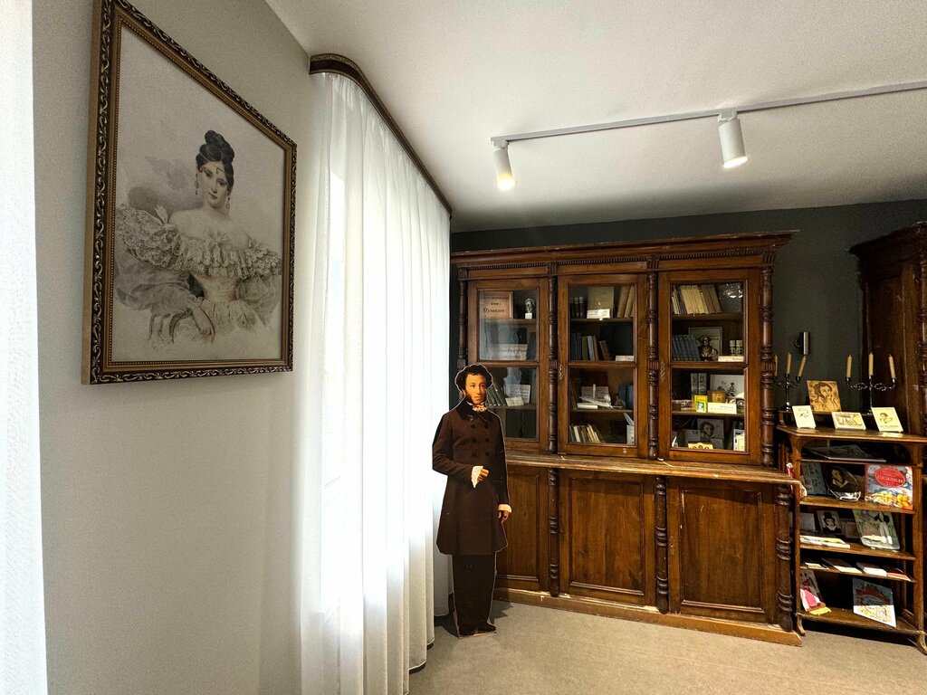 Kütüphaneler Central Library named after A.S. Pushkin, Alabuğa, foto