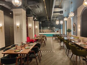 Кипарис (Dzerzhinskogo Street No:1), restoran  Petrozavodsk'tan