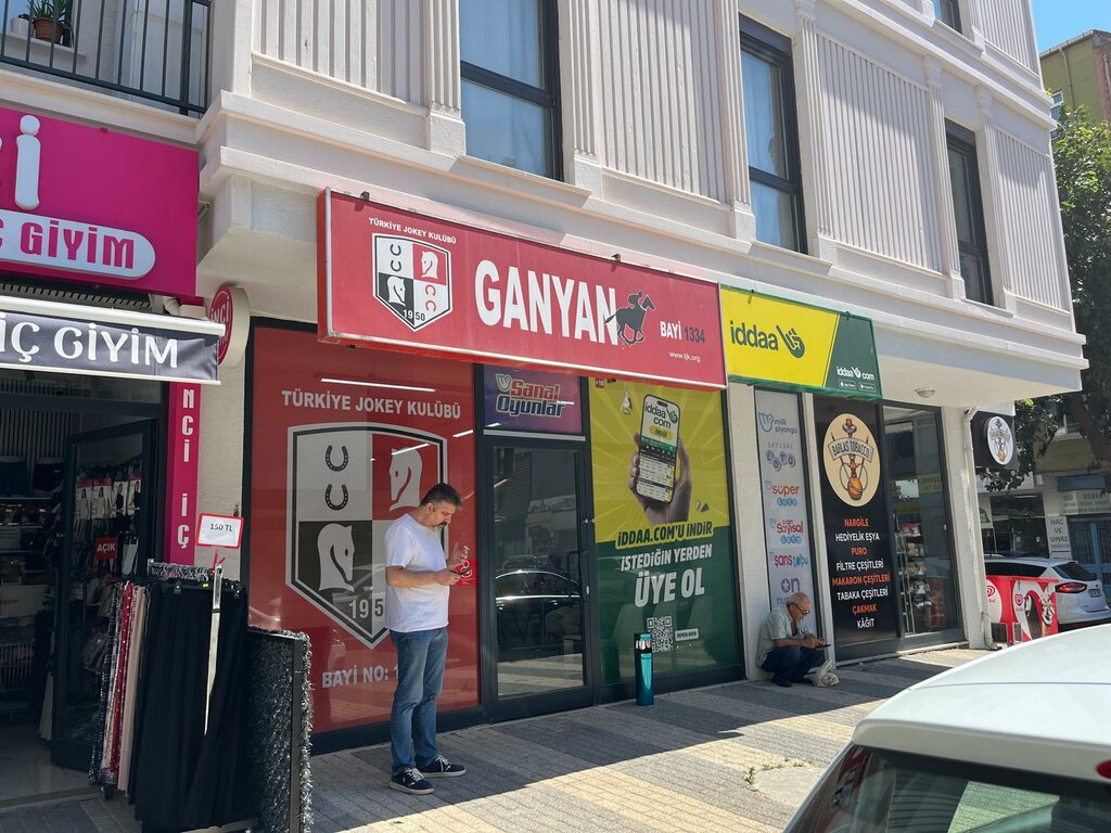 Şans oyunu bayileri İddaa & Ganyan Bayi, İstanbul, foto