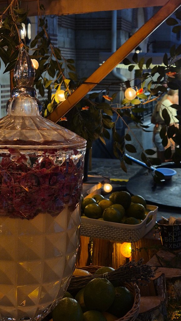 Su satışı Напитки от Плюмпа Ильи, Sevastopol, foto