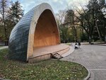 Летняя эстрада (Republic of Severnaya Ossetia-Alania, Vladikavkaz, Kosta Khetagurov Central Park), konser salonları  Vladikavkaz'dan