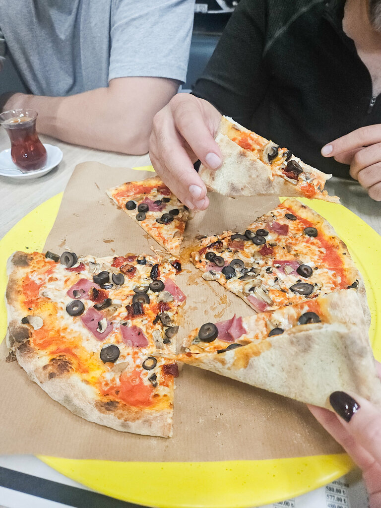 Pizzacılar Pizza Raffaele, İstanbul, foto