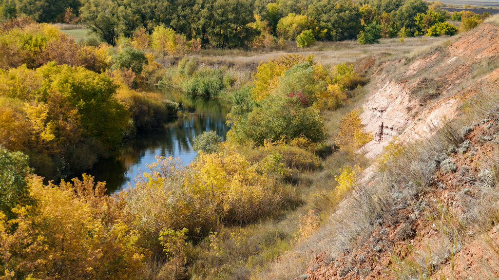 Dağ zirvesi Тарханский яр, Orenburgskaya oblastı, foto