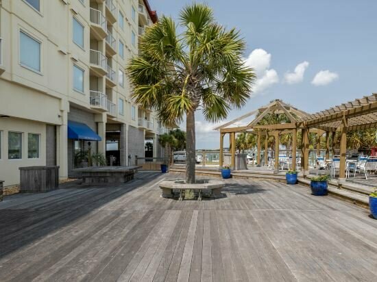 Otel Stunning Waterfront Getaway - Pool, Hot Tub, Elevator, Deck, Kuzey Carolina Eyaleti, foto