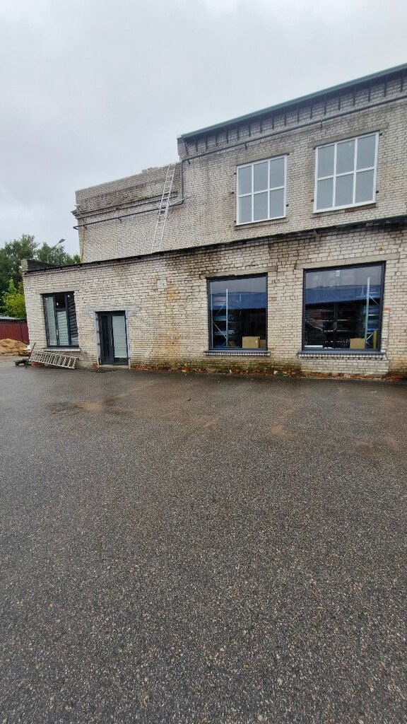 Elektrik ve benzinle çalışan aletler Keos, Saint‑Petersburg, foto