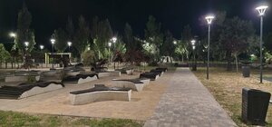 сквер 60-летия Октябрьской Революции (Sevastopol, Balaklavskiy District, Town of Inkerman, skver 60-letiya Oktyabrskoy Revolyutsii), meydan  İnkerman'dan