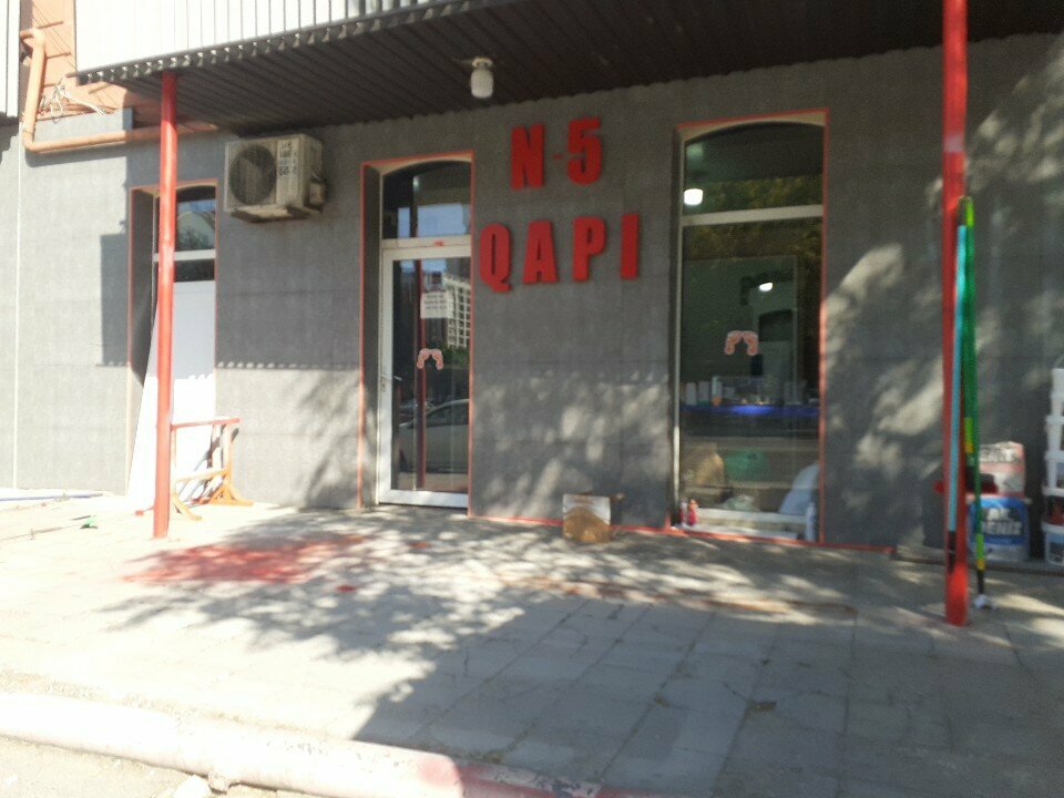 Kapılar № 5 Qapı, Bakü, foto