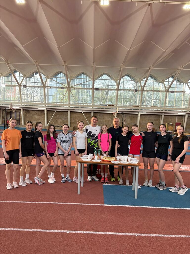 Spor ve jimnastik salonları СШОР Юность Москвы им. Братьев Знаменских по легкой атлетике, Moskova, foto