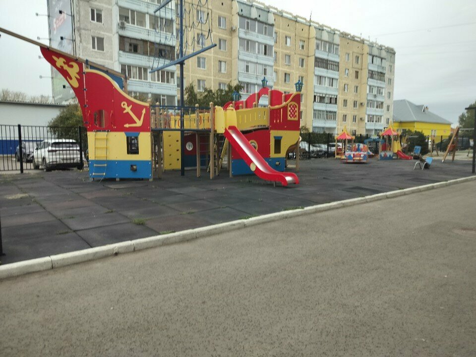 Oyun alanı Playground, Kostanay, foto