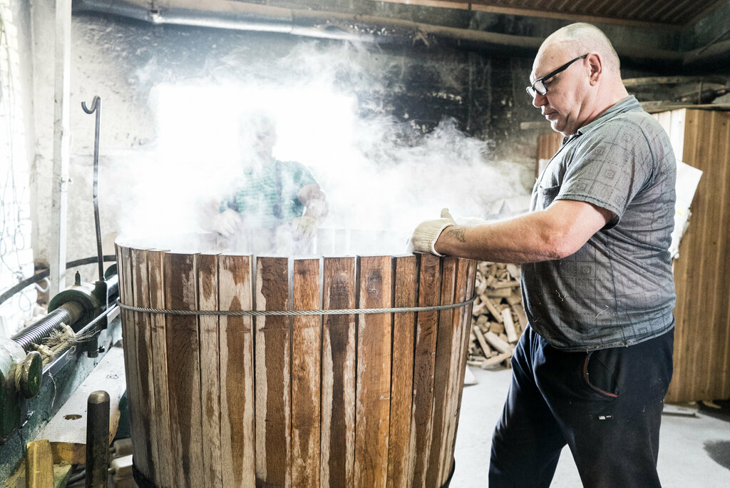 Ahşap endüstrisi Старый русский дуб, Krasnodarski krayı, foto