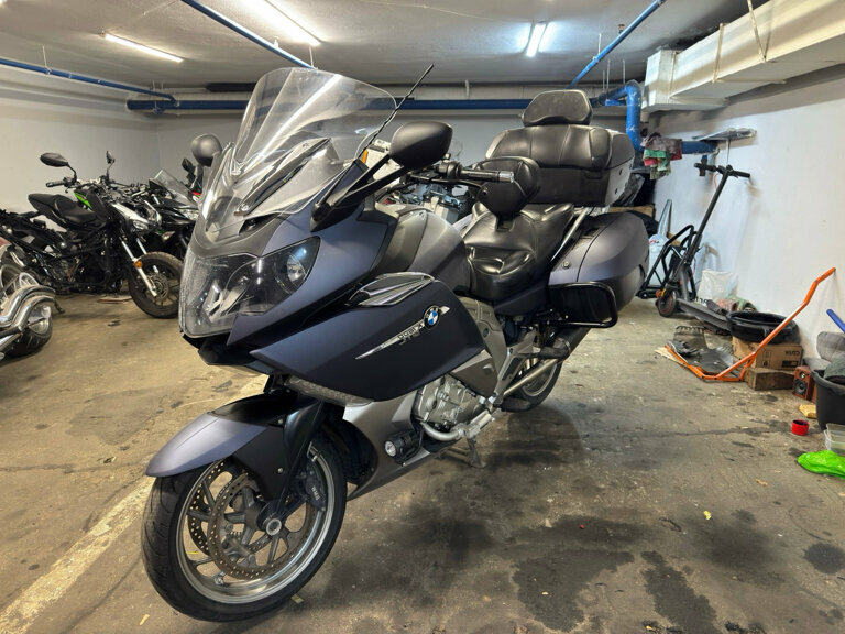 Otomobil açık artırması CrazyMotors, Minsk, foto