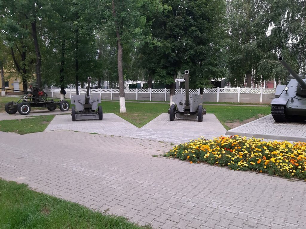 Teknoloji anıtı Военная техника, Borisov, foto