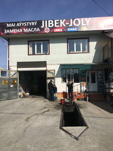 Auto repair shop (Jibek Joly dańǵyly No:115, Town of Zharkent), otomobil servisi  Jarkent'ten